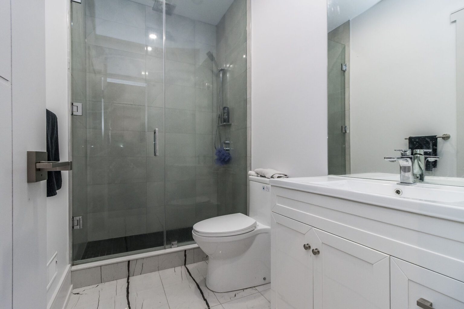 A Deep, Rich, Soothing Basement - Sash Build